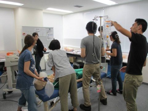 ICLS講習会 | 実践的な医療技術習得の場を提供するJADECOMシミュレーションセンター