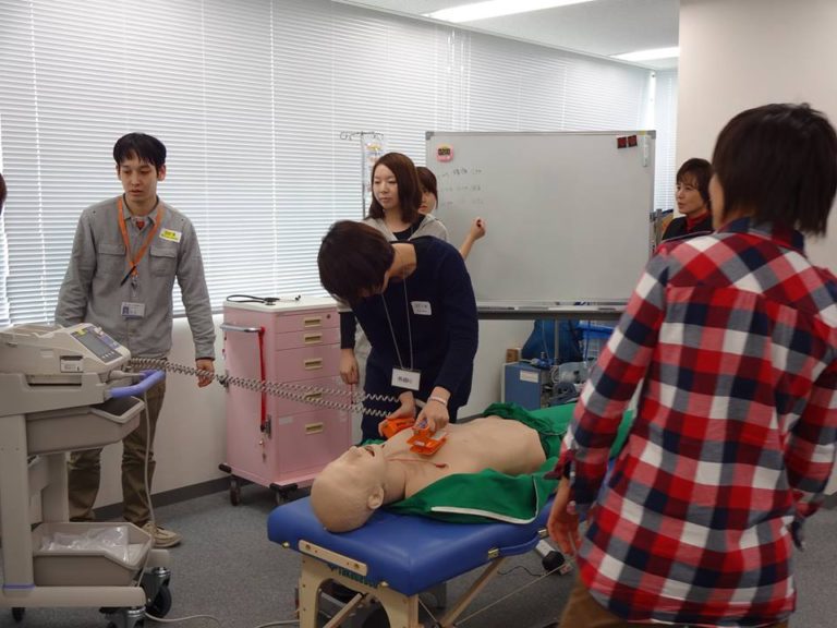 ICLS講習会 | 実践的な医療技術習得の場を提供するJADECOMシミュレーションセンター