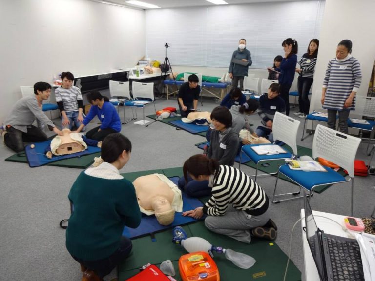ICLS講習会 | 実践的な医療技術習得の場を提供するJADECOMシミュレーションセンター